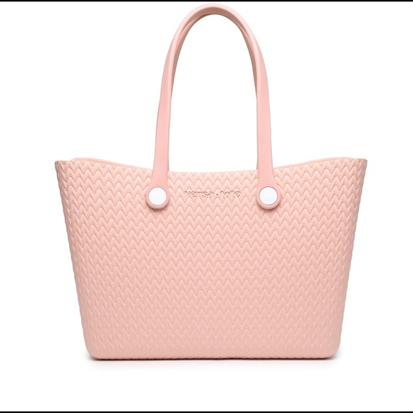 Versa Tote | Bags | New Textured Woven Look Versa Tote | Poshmark